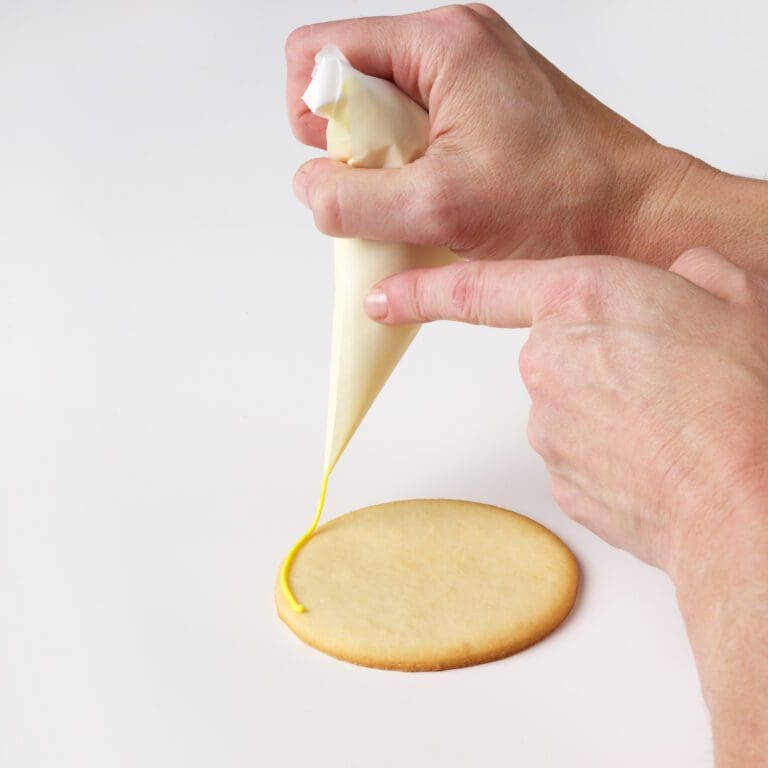 Royal Icing with Consistency Adjustments - Julia Usher