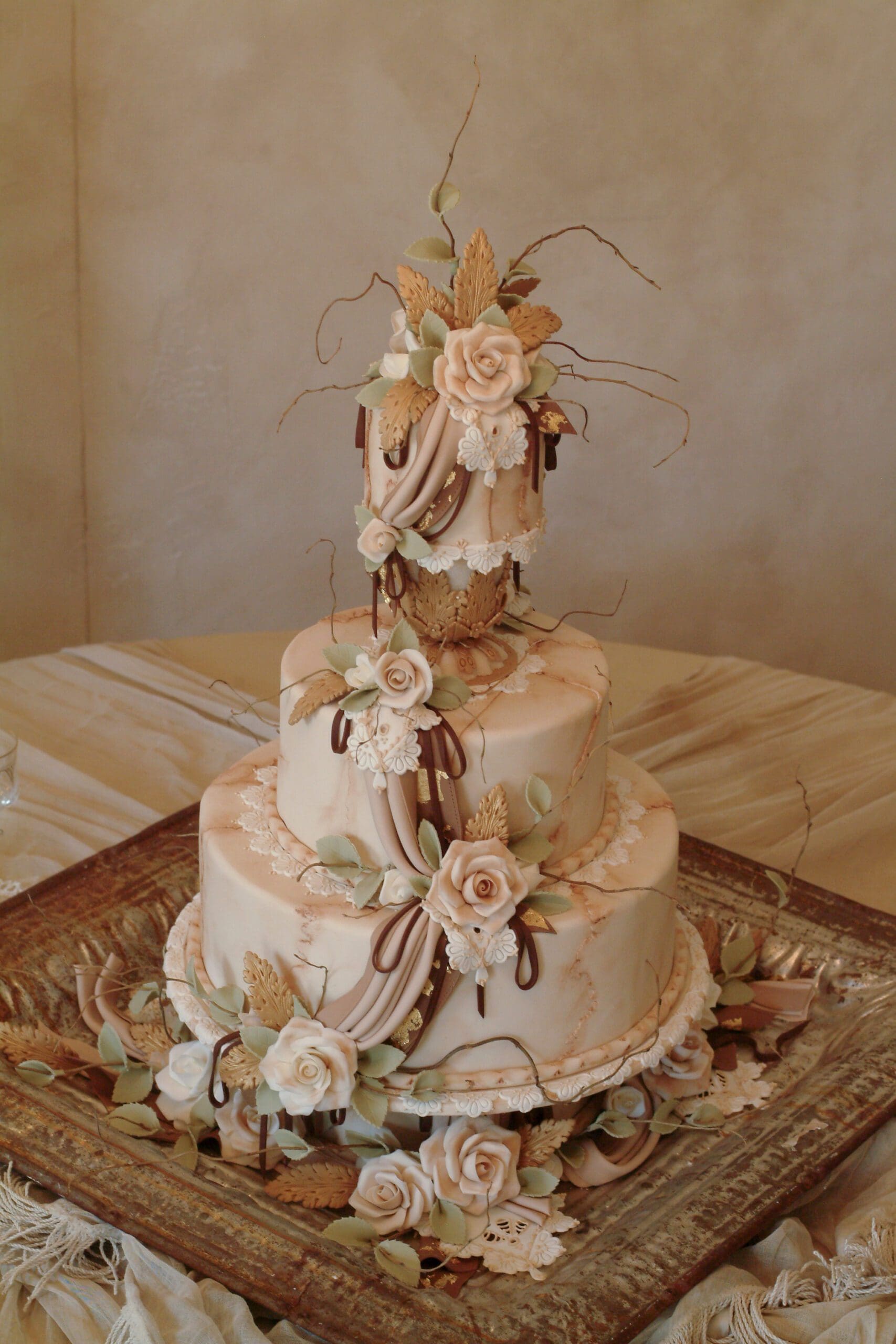 Vintage-Style Cake - Julia Usher